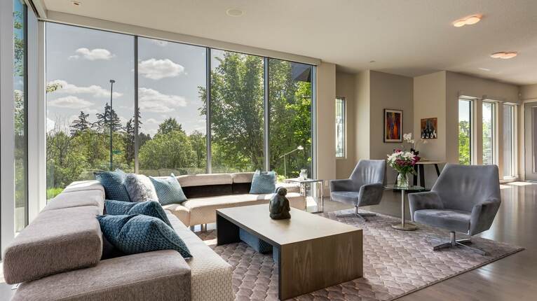 Artistic and Spacious Estate Home on River Park in Calgary Center ...
