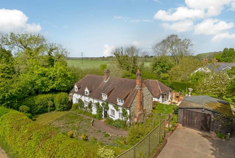 15th Century Countryside Cottage - Luxury Home Exchange in Bordon ...