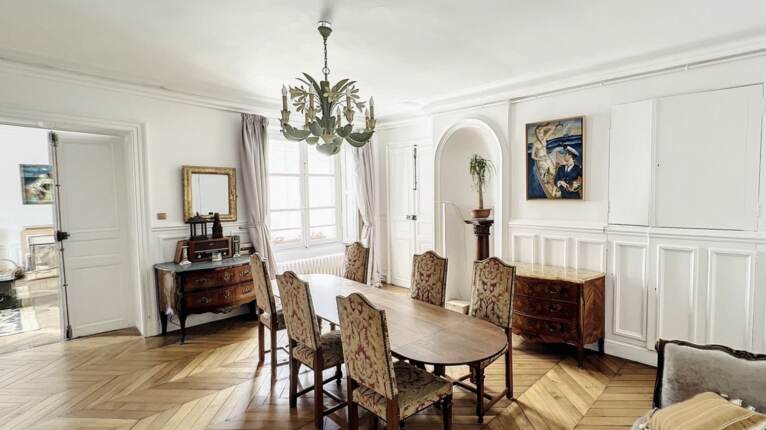Aristocratic Abode in Versailles - Luxury Home Exchange in Versailles ...