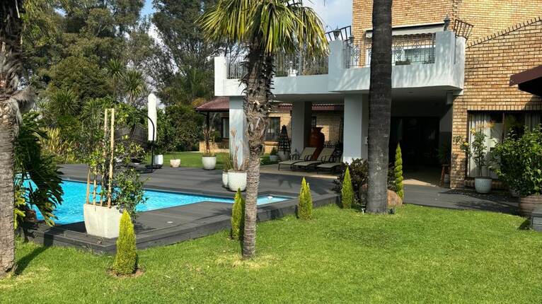 Bird Home - Luxury Home Exchange in Midrand, Gauteng, South Africa