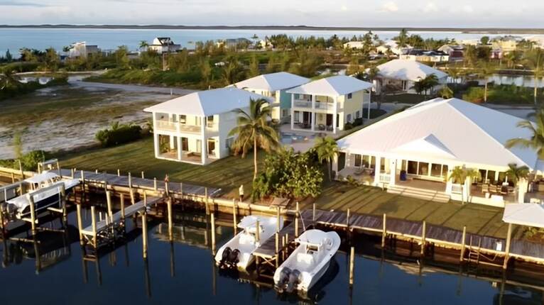 Spacious Waterfront Haven in Bahamas, Treasure Cay - Luxury Home ...
