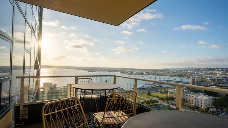 Stylish Bayside Condo with Panoramic San Diego Bay Views - Luxury Home ...
