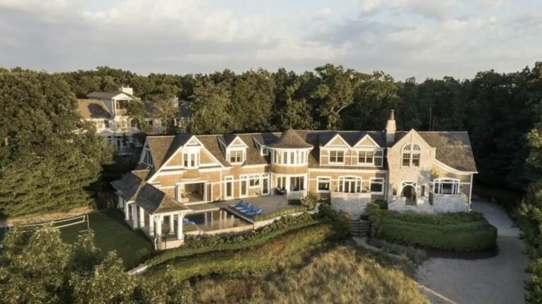 Stunning Grand Beach Estate - Luxury Home Exchange in Grand Beach ...