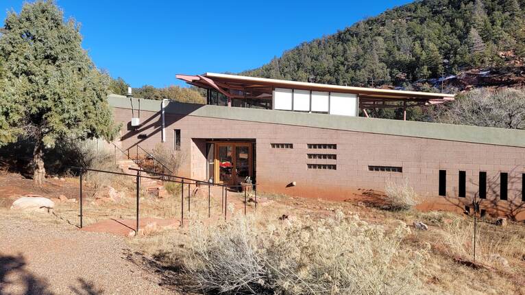 Exclusive Santa Fe Escape with Iconic Design and Natural Beauty ...