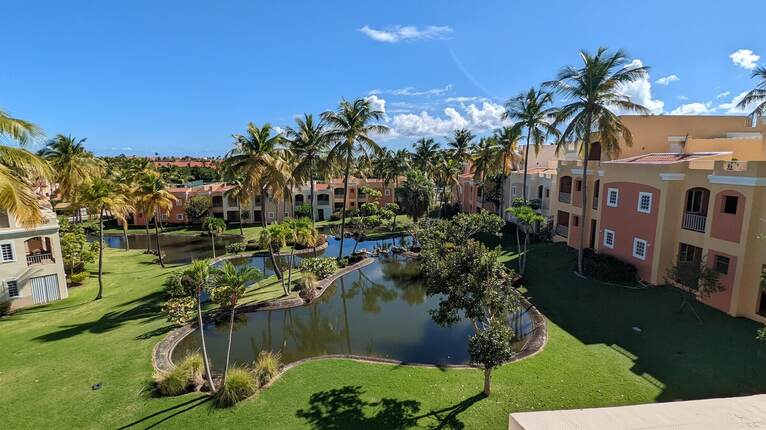 Tranquil Retreat Overlooking the Fairways and Ocean - Luxury Home ...