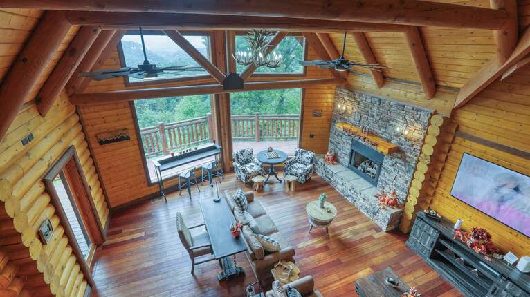 Copper Elk Lodge: A 6 acres Smoky Mountain Sanctuary - Luxury Home ...